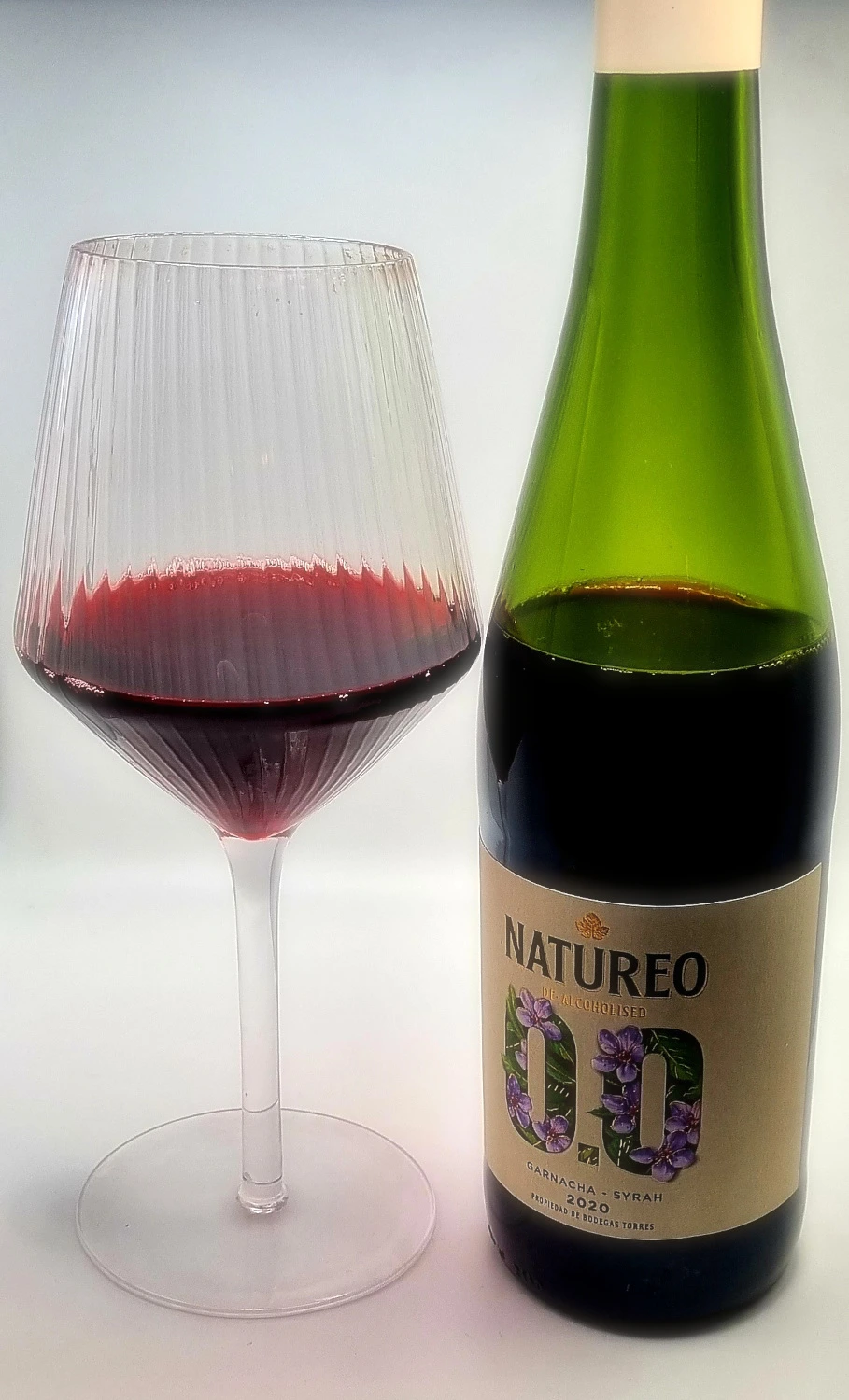 Torres Natureo Alcohol-Free Syrah Review ⋆ 😎